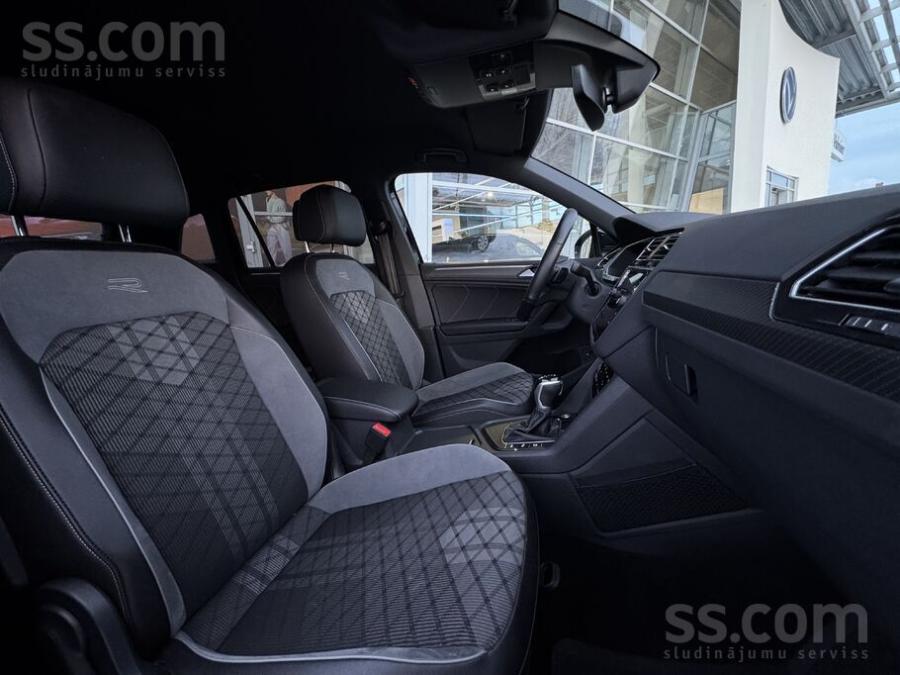 Black Volkswagen Tiguan 2021 in Valmiera, with an engine capacity of 1.50 L and mileage of 39 thousand km for 28800 €, photo 19 on AUTOMOTO.COM.LV