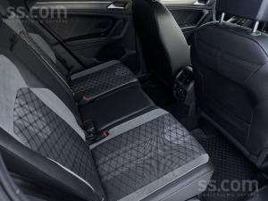 Black Volkswagen Tiguan 2021 in Valmiera, with an engine capacity of 1.50 L and mileage of 39 thousand km for 28800 €, photo 20 on AUTOMOTO.COM.LV