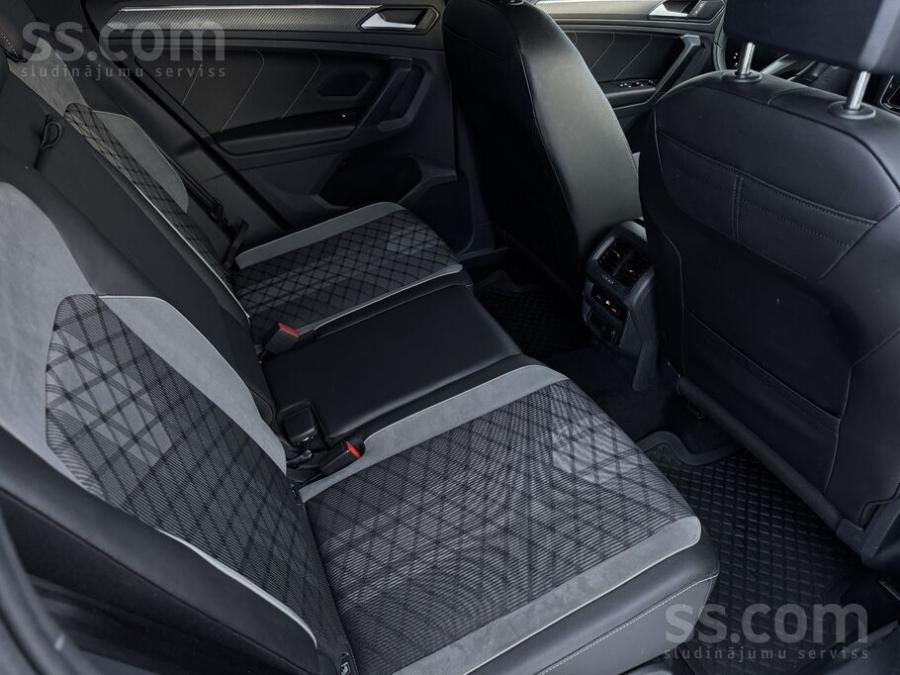 Black Volkswagen Tiguan 2021 in Valmiera, with an engine capacity of 1.50 L and mileage of 39 thousand km for 28800 €, photo 20 on AUTOMOTO.COM.LV