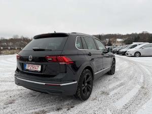 Black Volkswagen Tiguan 2021 in Alytus, with an engine capacity of 1.50 L and mileage of 199 thousand km for 16650 €, photo 11 on AUTOMOTO.COM.LV