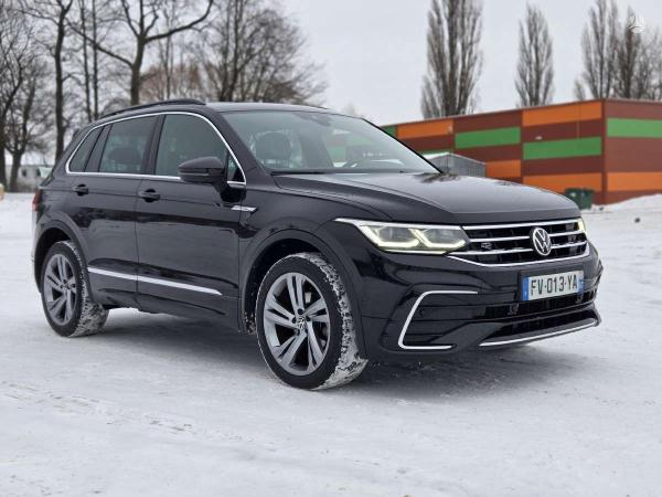 Melns Volkswagen Tiguan 2021 Klaipėda, ar dzinēja tilpumu 1.97 L un nobraukumu 214 tūkst. km par 24300 €, foto 1 vietnē AUTOMOTO.COM.LV
