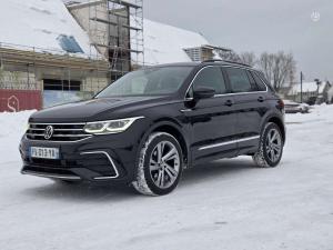 Melns Volkswagen Tiguan 2021 Klaipėda, ar dzinēja tilpumu 1.97 L un nobraukumu 214 tūkst. km par 24300 €, foto 2 vietnē AUTOMOTO.COM.LV