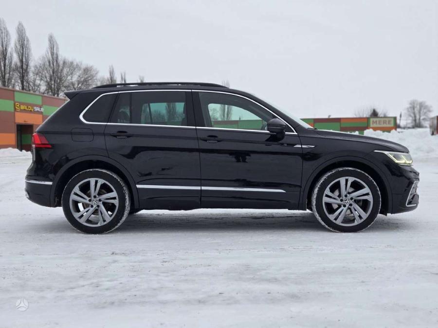 Melns Volkswagen Tiguan 2021 Klaipėda, ar dzinēja tilpumu 1.97 L un nobraukumu 214 tūkst. km par 24300 €, foto 4 vietnē AUTOMOTO.COM.LV