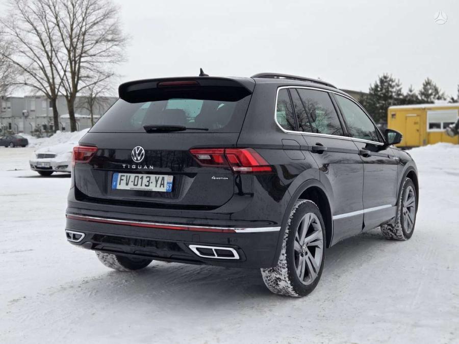 Melns Volkswagen Tiguan 2021 Klaipėda, ar dzinēja tilpumu 1.97 L un nobraukumu 214 tūkst. km par 24300 €, foto 6 vietnē AUTOMOTO.COM.LV