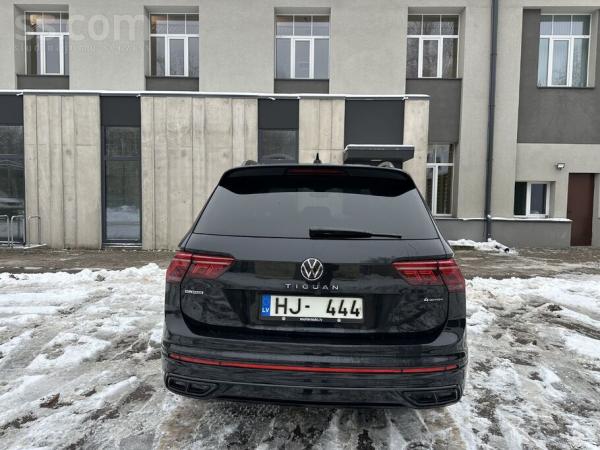 Melns Volkswagen Tiguan 2021 Rīga, ar dzinēja tilpumu 2.00 L un nobraukumu 100 tūkst. km par 32300 €, foto 6 vietnē AUTOMOTO.COM.LV