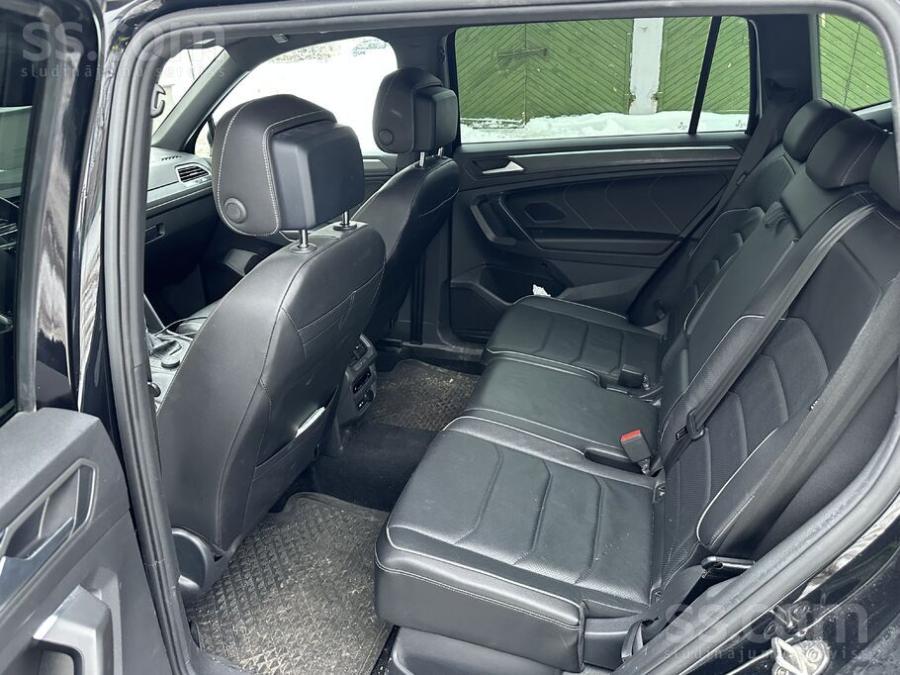 Black Volkswagen Tiguan 2021 in Riga, with an engine capacity of 2.00 L and mileage of 100 thousand km for 32300 €, photo 11 on AUTOMOTO.COM.LV