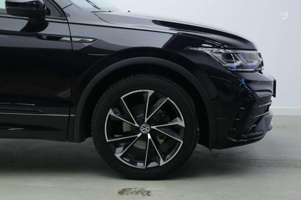 Melns Volkswagen Tiguan 2021 Viļņa, ar dzinēja tilpumu 1.50 L un nobraukumu 92 tūkst. km par 26490 €, foto 4 vietnē AUTOMOTO.COM.LV