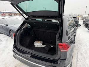 Black Volkswagen Tiguan 2021 in Vilnius, with an engine capacity of 1.50 L and mileage of 170 thousand km for 17600 €, photo 14 on AUTOMOTO.COM.LV