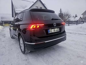 Black Volkswagen Tiguan 2021 in Radviliskis, with an engine capacity of 1.97 L and mileage of 145 thousand km for 21600 €, photo 5 on AUTOMOTO.COM.LV