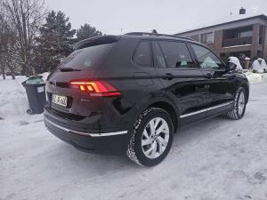 Black Volkswagen Tiguan 2021 in Radviliskis, with an engine capacity of 1.97 L and mileage of 145 thousand km for 21600 €, photo 9 on AUTOMOTO.COM.LV
