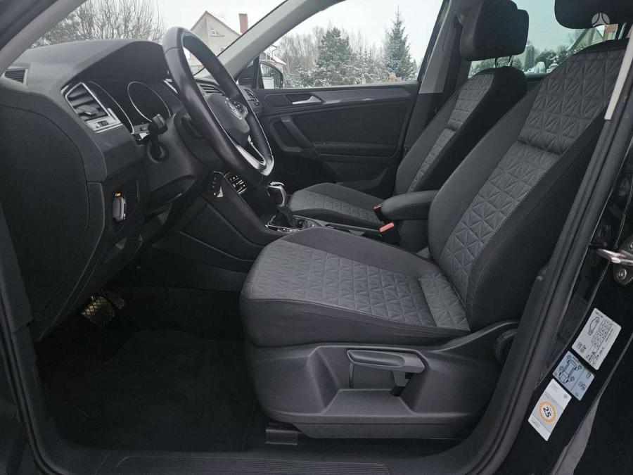 Black Volkswagen Tiguan 2021 in Radviliskis, with an engine capacity of 1.97 L and mileage of 145 thousand km for 21600 €, photo 23 on AUTOMOTO.COM.LV