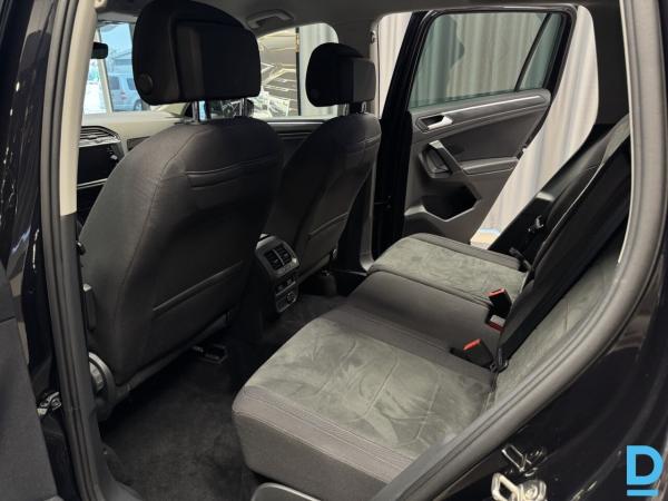Black Volkswagen Tiguan 2021 in Marupe, with an engine capacity of 2.00 L and mileage of 178 thousand km for 22990 €, photo 10 on AUTOMOTO.COM.LV