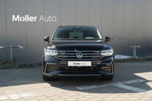 Black Volkswagen Tiguan 2021 in Vilnius, with an engine capacity of 1.50 L and mileage of 51 thousand km for 27750 €, photo 3 on AUTOMOTO.COM.LV
