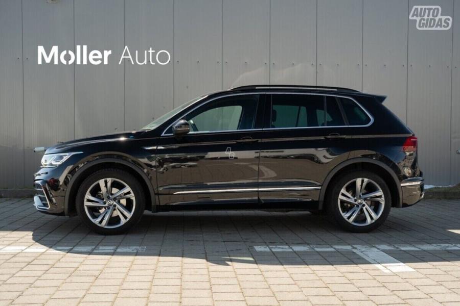 Black Volkswagen Tiguan 2021 in Vilnius, with an engine capacity of 1.50 L and mileage of 51 thousand km for 27750 €, photo 4 on AUTOMOTO.COM.LV