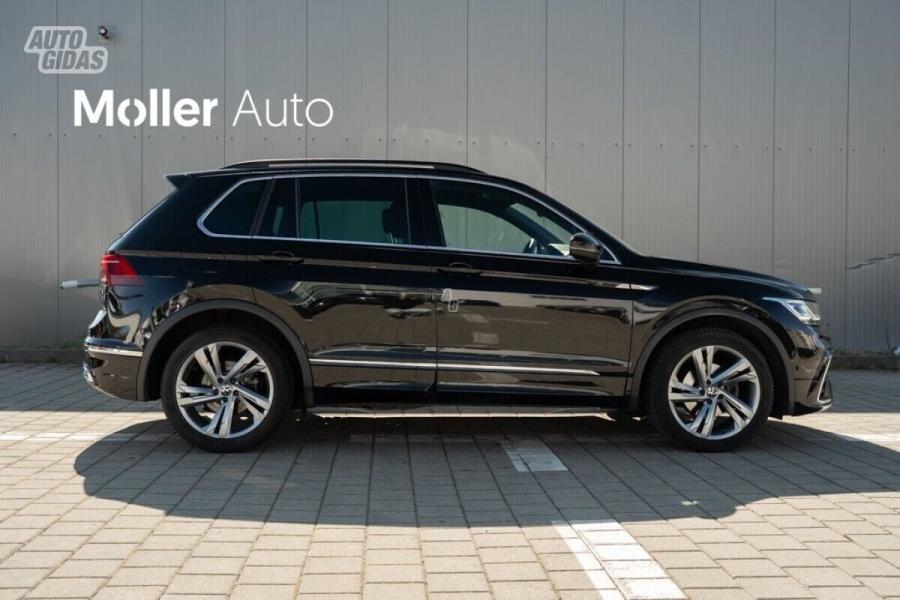 Black Volkswagen Tiguan 2021 in Vilnius, with an engine capacity of 1.50 L and mileage of 51 thousand km for 27750 €, photo 8 on AUTOMOTO.COM.LV