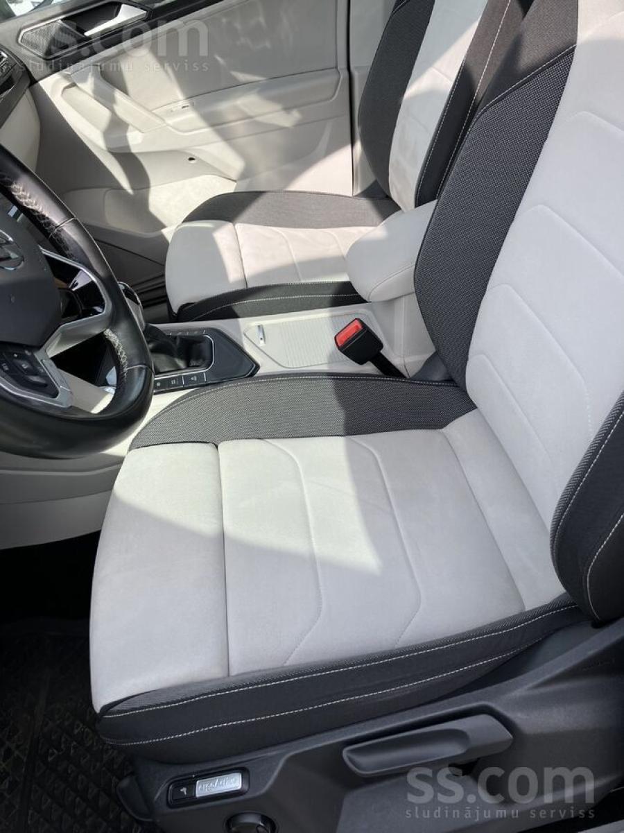 Black Volkswagen Tiguan 2021 in Riga, with an engine capacity of 1.40 L and mileage of 161 thousand km for 21350 €, photo 8 on AUTOMOTO.COM.LV