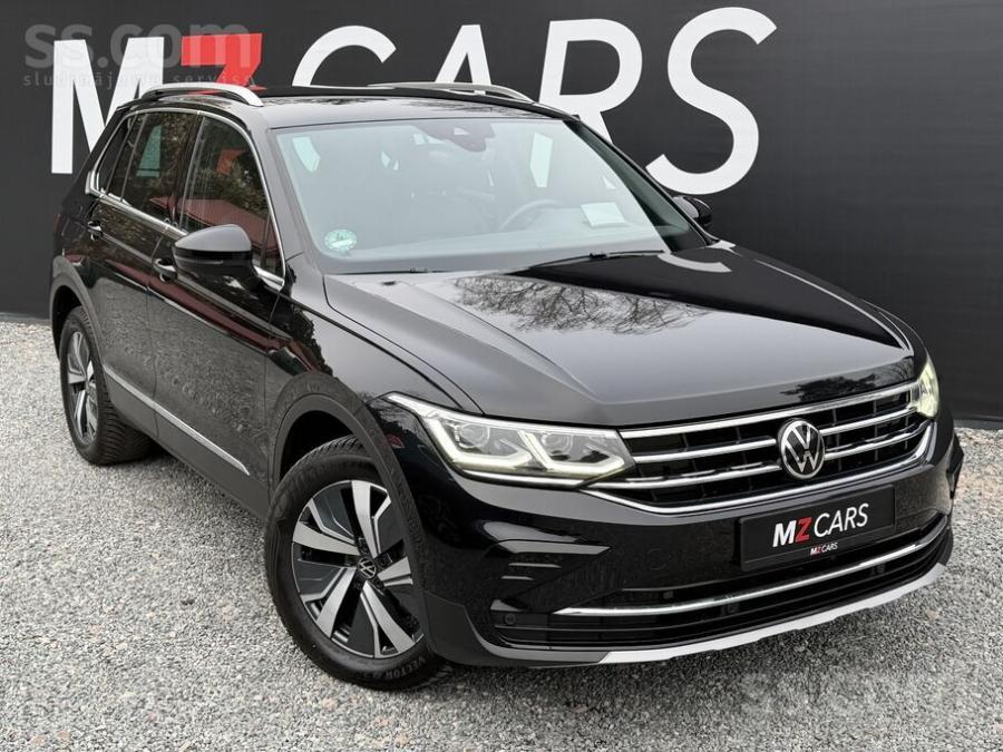 Black Volkswagen Tiguan 2021 in Riga, with an engine capacity of 1.40 L and mileage of 151 thousand km for 23750 €, photo 3 on AUTOMOTO.COM.LV