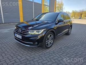 Melns Volkswagen Tiguan 2021 Rīga, ar dzinēja tilpumu 1.50 L un nobraukumu 45 tūkst. km par 26500 €, foto  vietnē AUTOMOTO.COM.LV