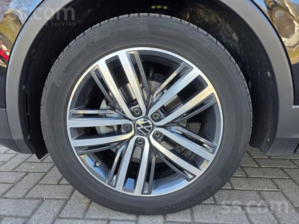 Black Volkswagen Tiguan 2021 in Riga, with an engine capacity of 1.50 L and mileage of 45 thousand km for 26500 €, photo 9 on AUTOMOTO.COM.LV