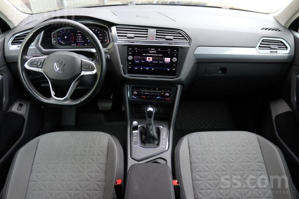 Melns Volkswagen Tiguan 2021 Rīga, ar dzinēja tilpumu 1.50 L un nobraukumu 77 tūkst. km par 20990 €, foto 10 vietnē AUTOMOTO.COM.LV