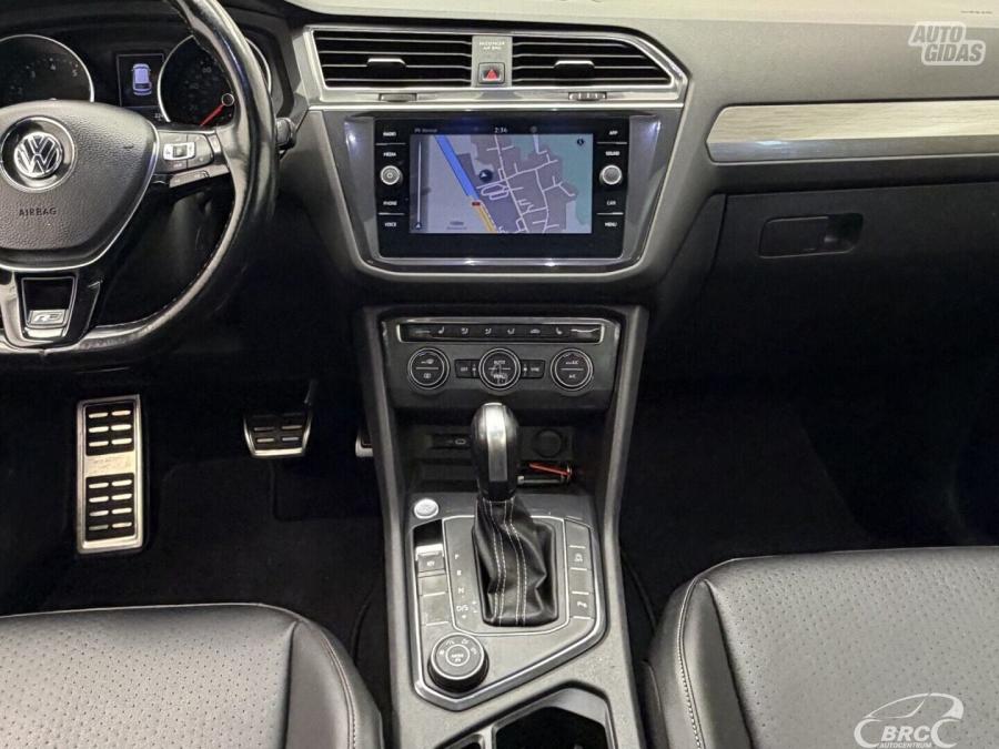 Melns Volkswagen Tiguan 2021 Avižieniai, ar dzinēja tilpumu 2.00 L un nobraukumu 170 tūkst. km par 18900 €, foto 15 vietnē AUTOMOTO.COM.LV