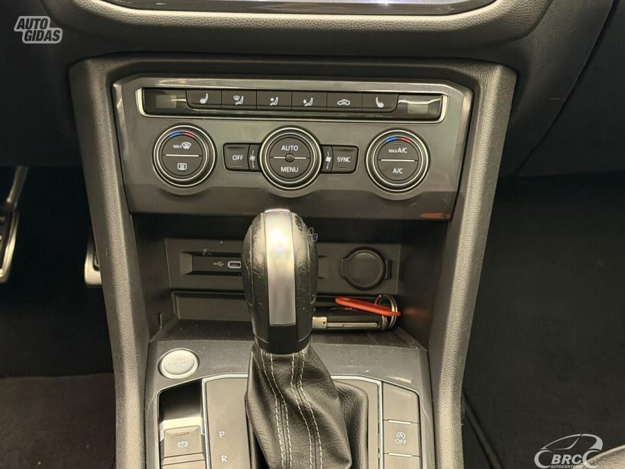 Melns Volkswagen Tiguan 2021 Avižieniai, ar dzinēja tilpumu 2.00 L un nobraukumu 170 tūkst. km par 18900 €, foto 17 vietnē AUTOMOTO.COM.LV