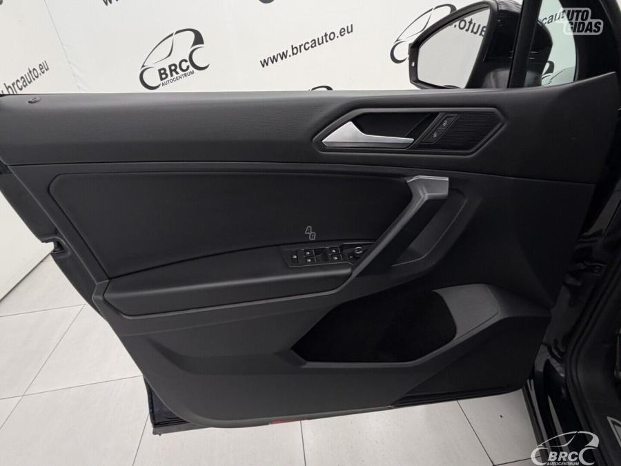 Melns Volkswagen Tiguan 2021 Avižieniai, ar dzinēja tilpumu 2.00 L un nobraukumu 170 tūkst. km par 18900 €, foto 20 vietnē AUTOMOTO.COM.LV