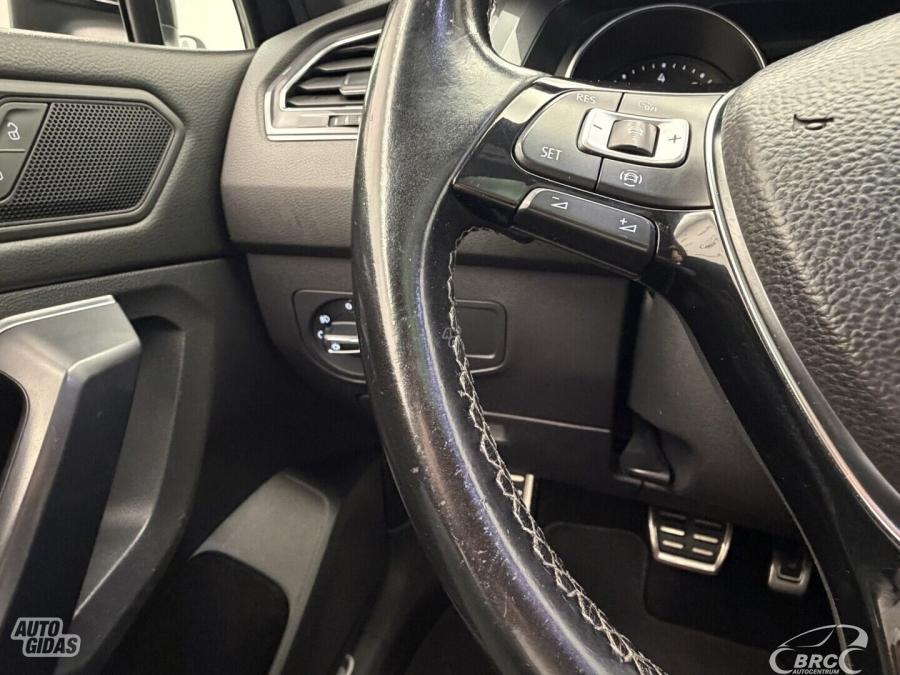 Melns Volkswagen Tiguan 2021 Avižieniai, ar dzinēja tilpumu 2.00 L un nobraukumu 170 tūkst. km par 18900 €, foto 30 vietnē AUTOMOTO.COM.LV
