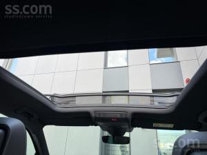 Black Volkswagen Tiguan 2021 in Riga, with an engine capacity of 2.00 L and mileage of 170 thousand km for 22999 €, photo 7 on AUTOMOTO.COM.LV