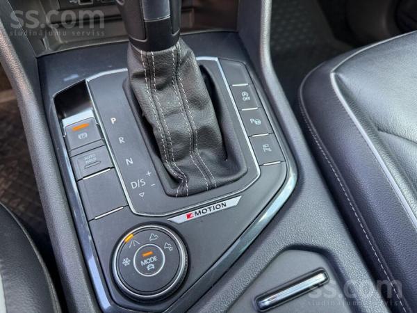 Melns Volkswagen Tiguan 2021 Rīga, ar dzinēja tilpumu 2.00 L un nobraukumu 170 tūkst. km par 22999 €, foto 9 vietnē AUTOMOTO.COM.LV