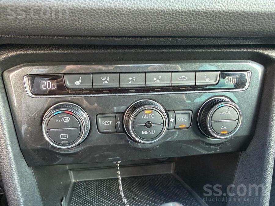 Black Volkswagen Tiguan 2021 in Riga, with an engine capacity of 2.00 L and mileage of 170 thousand km for 22999 €, photo 11 on AUTOMOTO.COM.LV