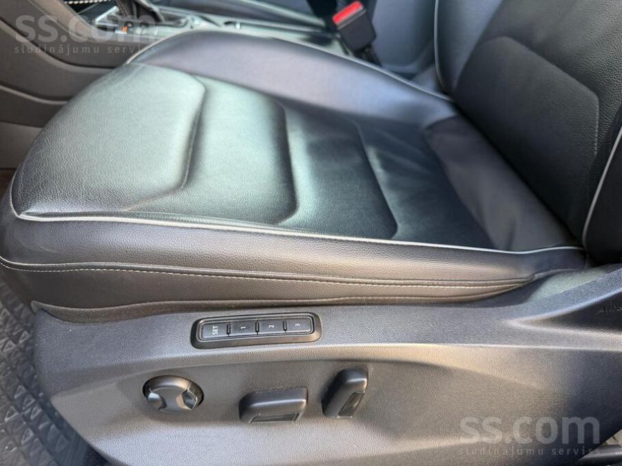 Black Volkswagen Tiguan 2021 in Riga, with an engine capacity of 2.00 L and mileage of 170 thousand km for 22999 €, photo 15 on AUTOMOTO.COM.LV