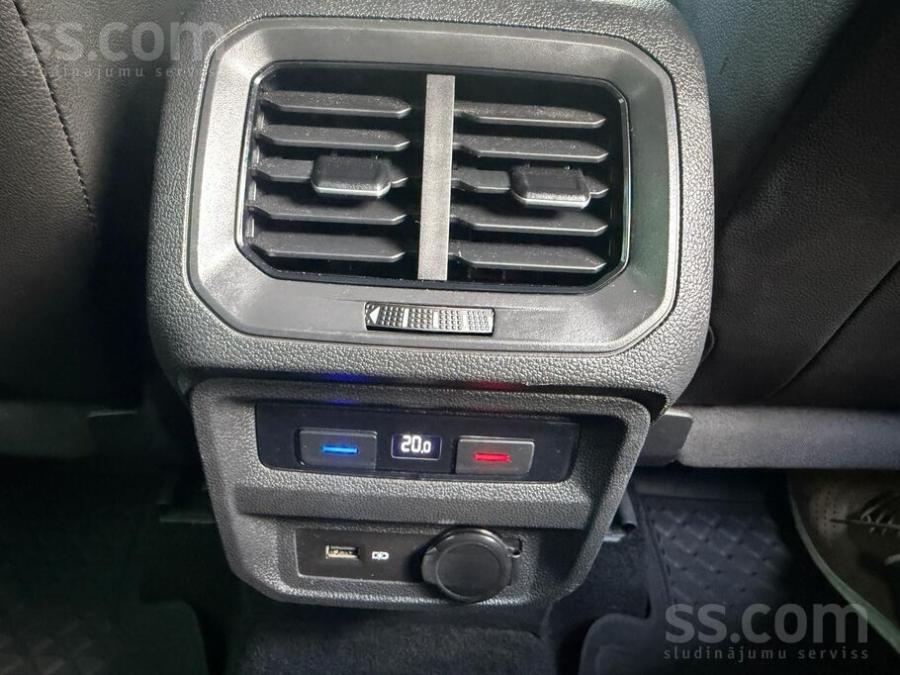 Black Volkswagen Tiguan 2021 in Riga, with an engine capacity of 2.00 L and mileage of 170 thousand km for 22999 €, photo 17 on AUTOMOTO.COM.LV