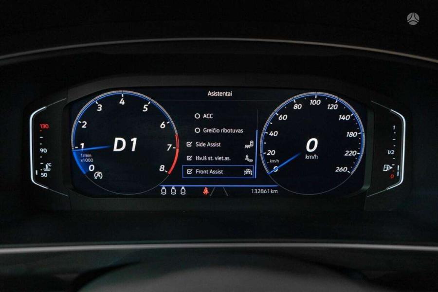 Black Volkswagen Tiguan 2021 in Vilnius, with an engine capacity of 2.00 L and mileage of 133 thousand km for 28900 €, photo 13 on AUTOMOTO.COM.LV