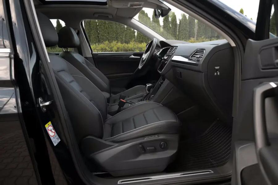 Melns Volkswagen Tiguan 2021 Jelgava, ar dzinēja tilpumu 2.00 L un nobraukumu 178 tūkst. km par 22800 €, foto 8 vietnē AUTOMOTO.COM.LV