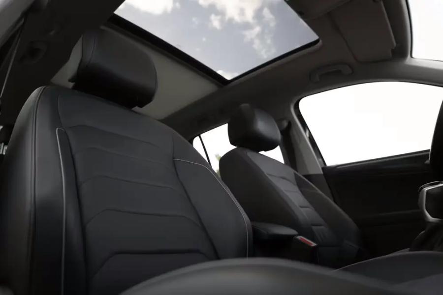 Melns Volkswagen Tiguan 2021 Jelgava, ar dzinēja tilpumu 2.00 L un nobraukumu 178 tūkst. km par 22800 €, foto 11 vietnē AUTOMOTO.COM.LV