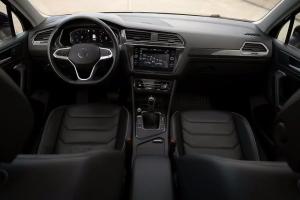 Melns Volkswagen Tiguan 2021 Jelgava, ar dzinēja tilpumu 2.00 L un nobraukumu 178 tūkst. km par 22800 €, foto 14 vietnē AUTOMOTO.COM.LV