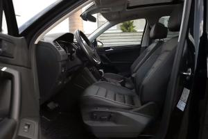 Melns Volkswagen Tiguan 2021 Jelgava, ar dzinēja tilpumu 2.00 L un nobraukumu 178 tūkst. km par 22800 €, foto 17 vietnē AUTOMOTO.COM.LV