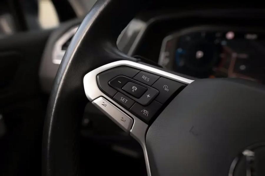 Melns Volkswagen Tiguan 2021 Jelgava, ar dzinēja tilpumu 2.00 L un nobraukumu 178 tūkst. km par 22800 €, foto 21 vietnē AUTOMOTO.COM.LV