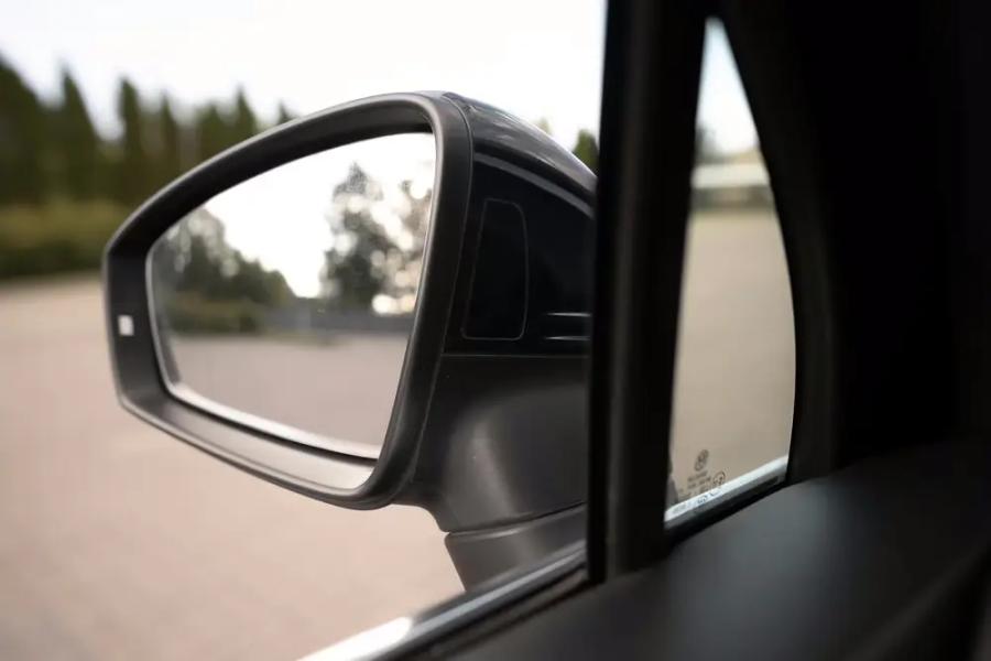 Melns Volkswagen Tiguan 2021 Jelgava, ar dzinēja tilpumu 2.00 L un nobraukumu 178 tūkst. km par 22800 €, foto 30 vietnē AUTOMOTO.COM.LV