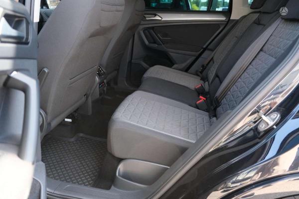 Black Volkswagen Tiguan 2021 in Vilnius, with an engine capacity of 1.50 L and mileage of 96 thousand km for 20900 €, photo 8 on AUTOMOTO.COM.LV