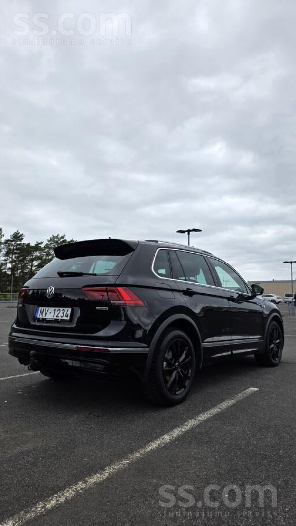 Melns Volkswagen Tiguan 2021 Rīga, ar dzinēja tilpumu 2.00 L un nobraukumu 76 tūkst. km par 27500 €, foto 1 vietnē AUTOMOTO.COM.LV