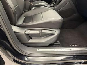 Black Volkswagen Tiguan 2021 in Vilnius, with an engine capacity of 1.98 L and mileage of 170 thousand km for 17900 €, photo 8 on AUTOMOTO.COM.LV