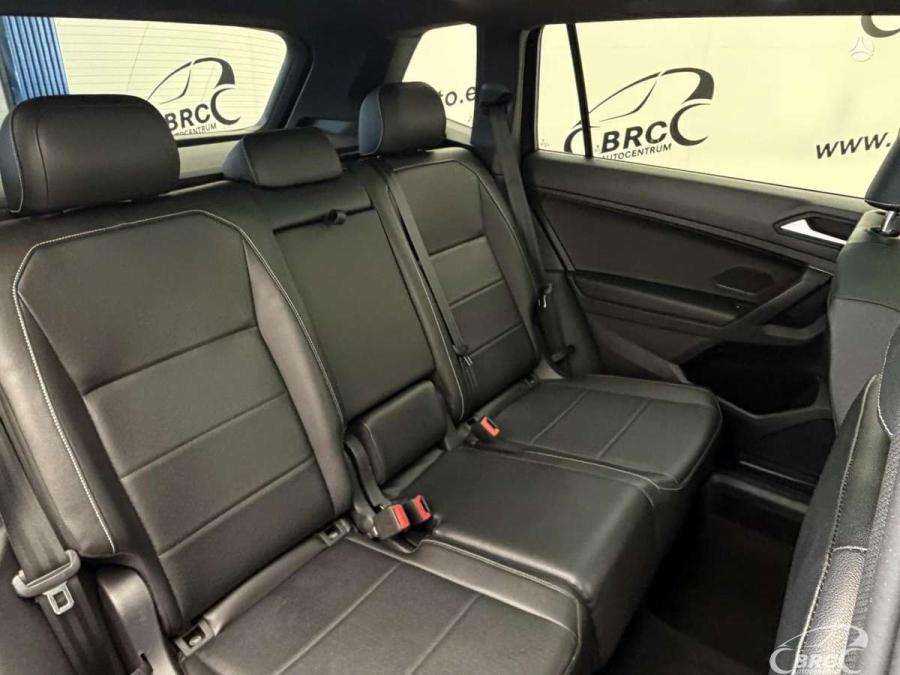 Black Volkswagen Tiguan 2021 in Vilnius, with an engine capacity of 1.98 L and mileage of 170 thousand km for 17900 €, photo 13 on AUTOMOTO.COM.LV