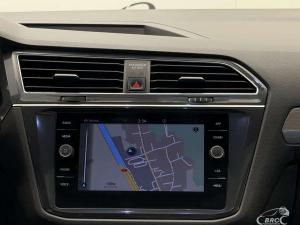 Black Volkswagen Tiguan 2021 in Vilnius, with an engine capacity of 1.98 L and mileage of 170 thousand km for 17900 €, photo 17 on AUTOMOTO.COM.LV
