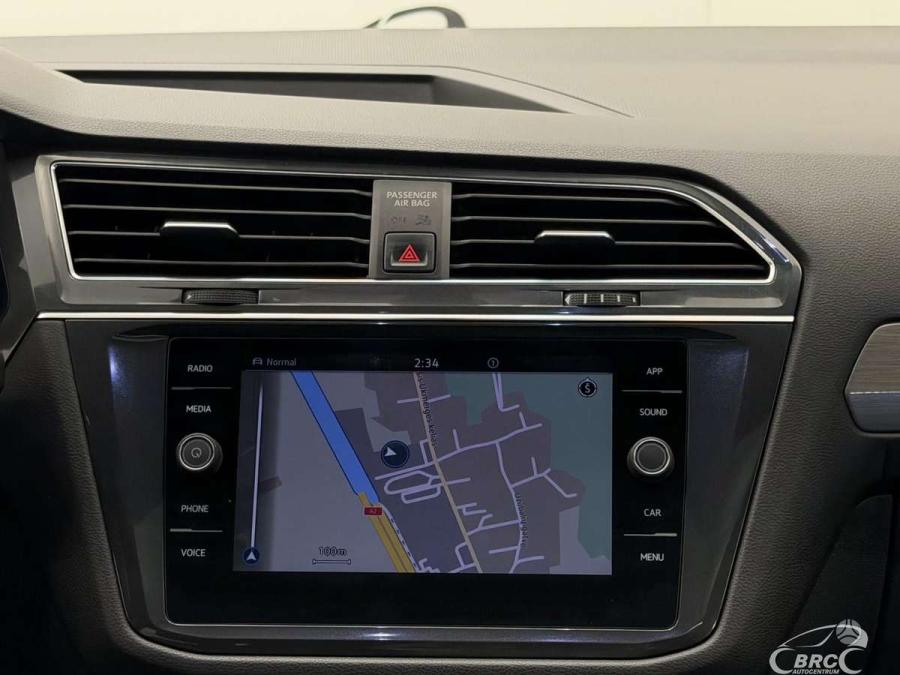 Black Volkswagen Tiguan 2021 in Vilnius, with an engine capacity of 1.98 L and mileage of 170 thousand km for 17900 €, photo 17 on AUTOMOTO.COM.LV