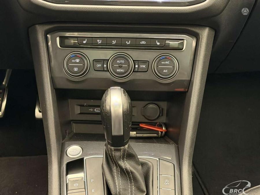Black Volkswagen Tiguan 2021 in Vilnius, with an engine capacity of 1.98 L and mileage of 170 thousand km for 17900 €, photo 18 on AUTOMOTO.COM.LV