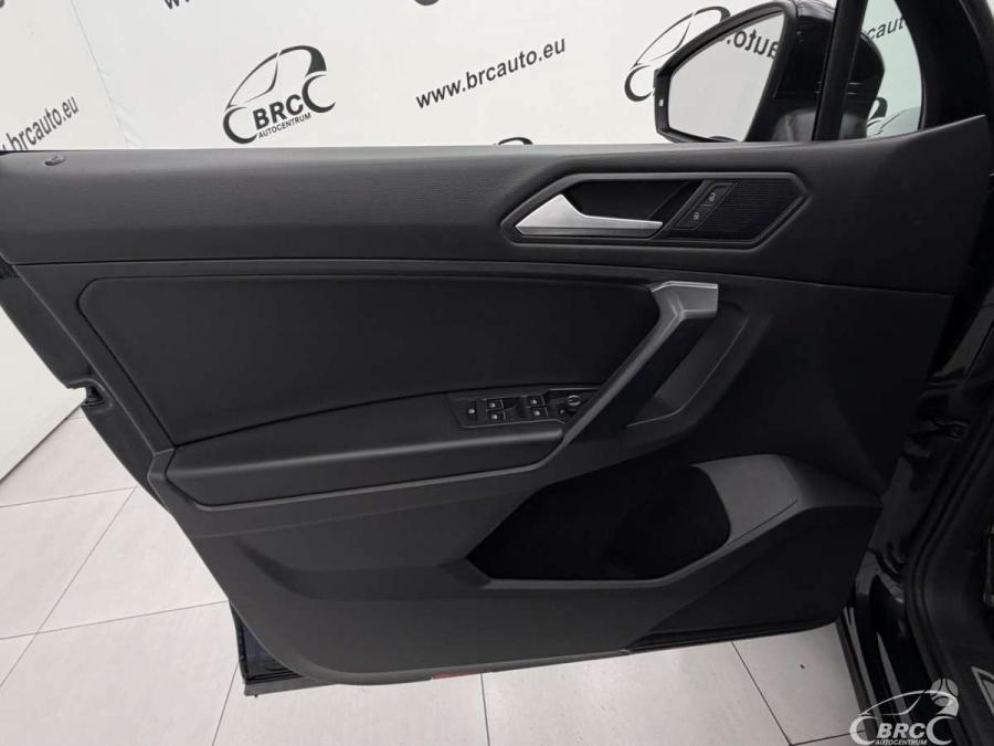 Black Volkswagen Tiguan 2021 in Vilnius, with an engine capacity of 1.98 L and mileage of 170 thousand km for 17900 €, photo 21 on AUTOMOTO.COM.LV