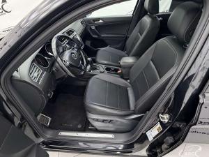 Black Volkswagen Tiguan 2021 in Vilnius, with an engine capacity of 1.98 L and mileage of 170 thousand km for 17900 €, photo 22 on AUTOMOTO.COM.LV