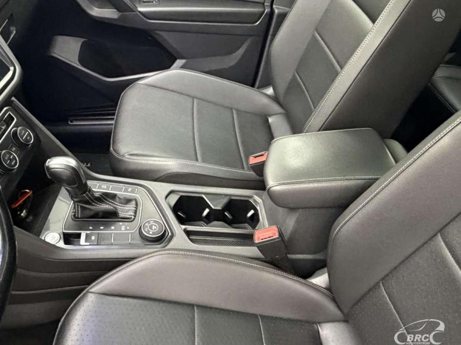 Black Volkswagen Tiguan 2021 in Vilnius, with an engine capacity of 1.98 L and mileage of 170 thousand km for 17900 €, photo 25 on AUTOMOTO.COM.LV
